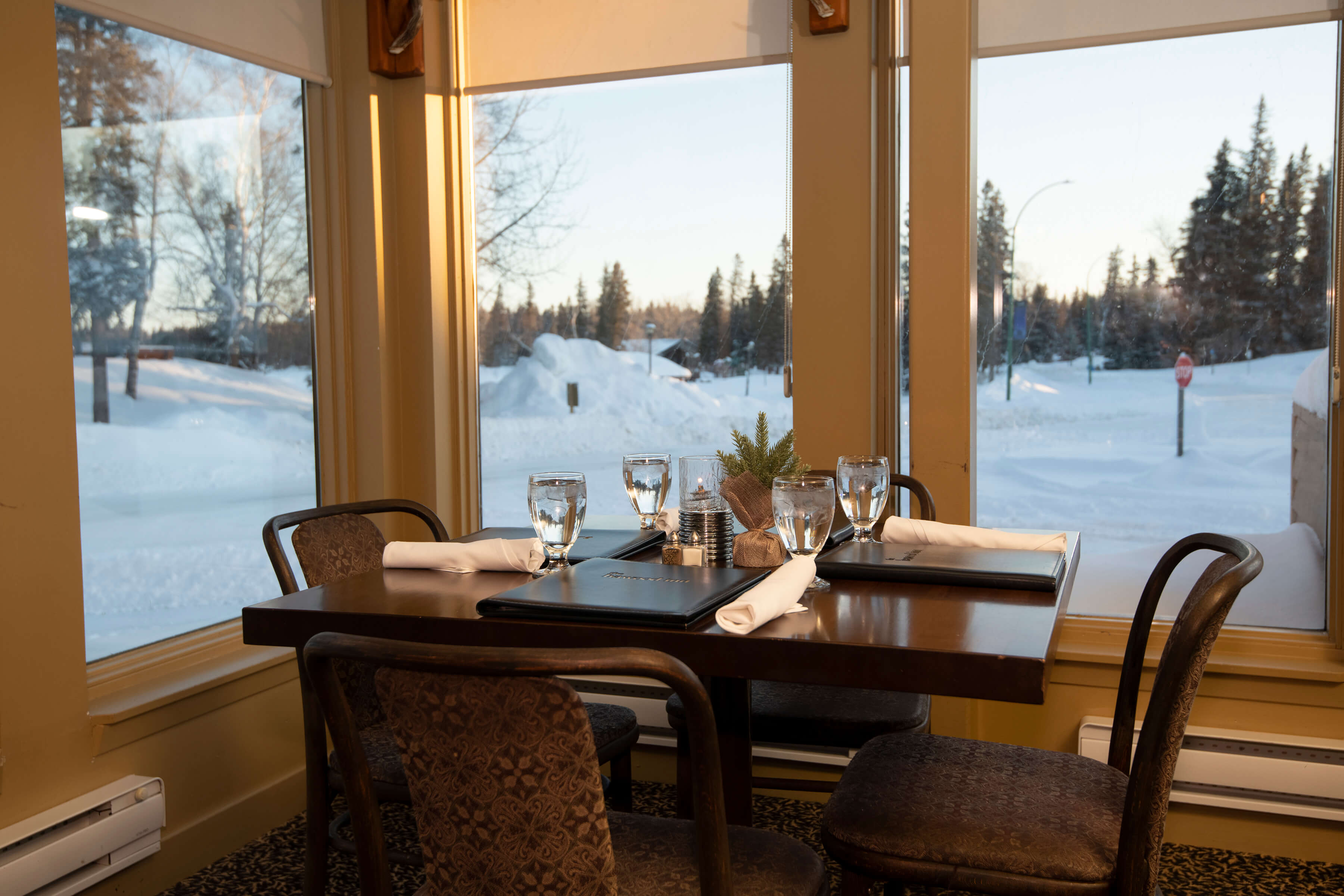 Hawood Inn Waskesiu | Restaurant Deals | Hotel Waskesiu | Accomodation ...